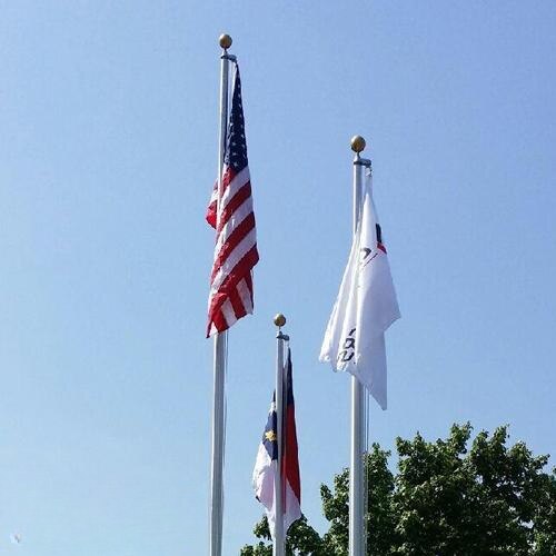 40' Flagpole Aluminum - MAJESTIC™ | Carrot-Top Flags